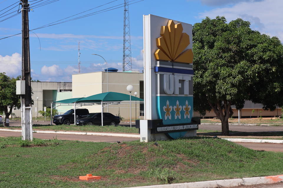 Curso de Engenharia Civil instala Marco Geodésico no Câmpus de Palmas